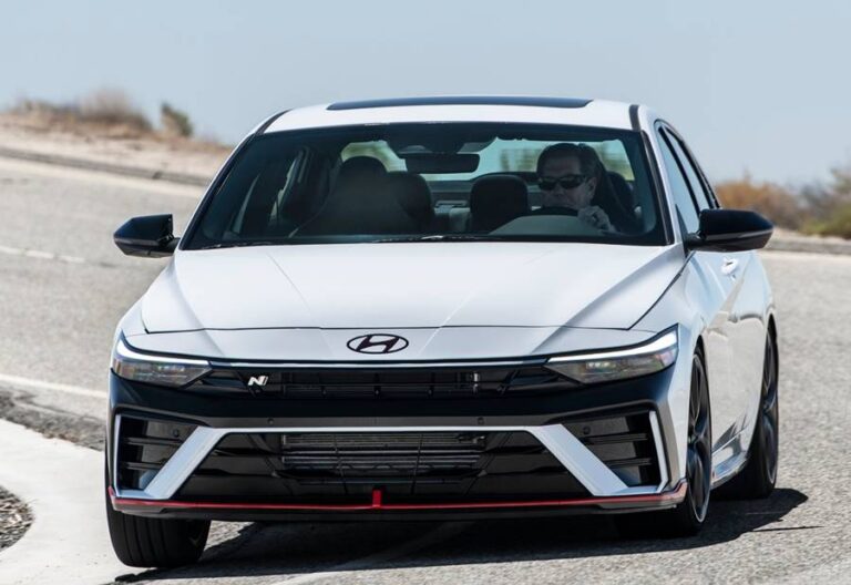 Hyundai Elantra 2025 -sedan deve voltar ao Brasil em sua potente versão ...
