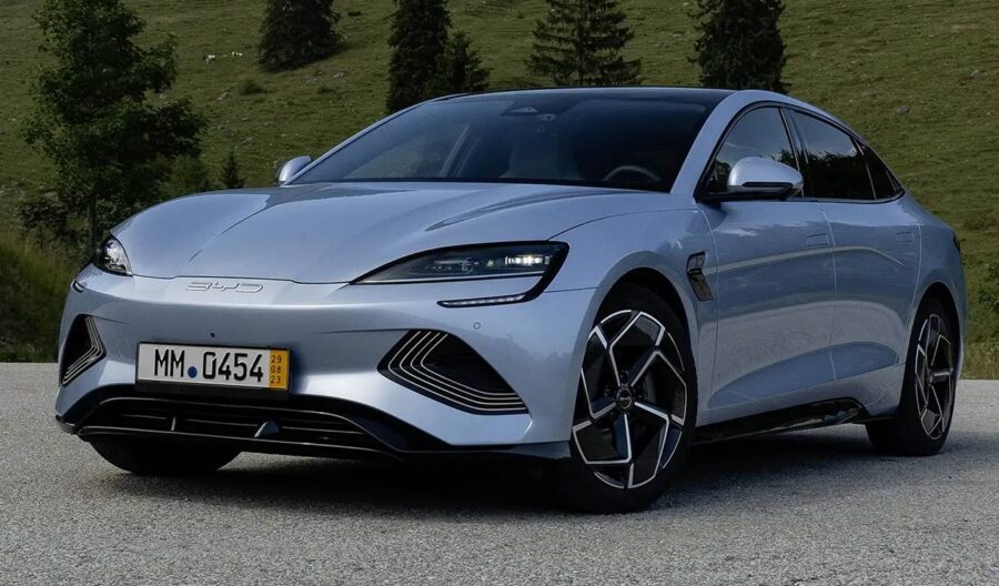 BYD Seal 2026 terá versão híbrida de 270 cv capaz de fazer 29 km/l no Brasil - Encontracarros